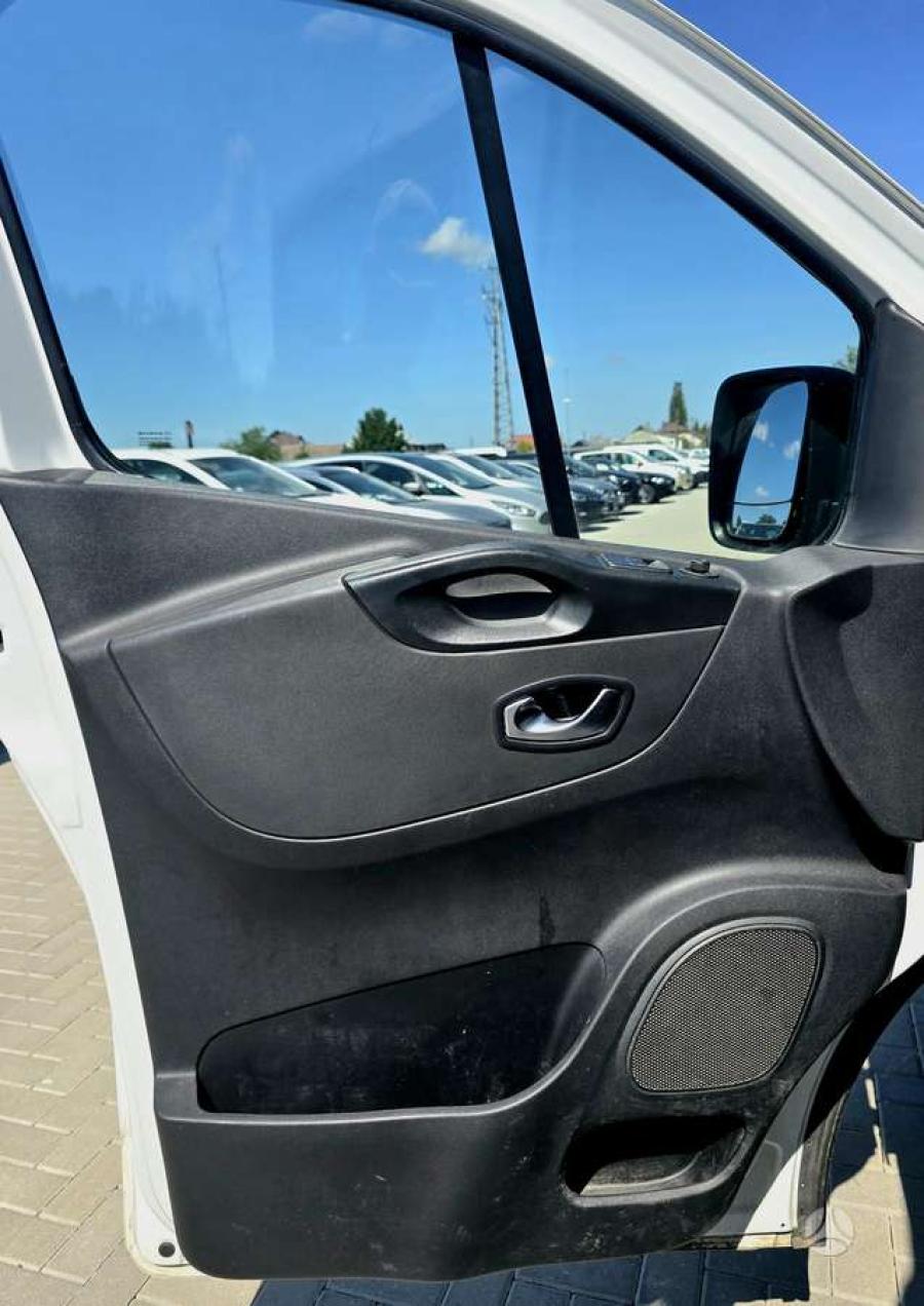 Balts Renault Trafic 2020 Tauragė, ar dzinēja tilpumu 2.00 L un nobraukumu 262 tūkst. km par 9438 €, foto 21 vietnē AUTOMOTO.COM.LV
