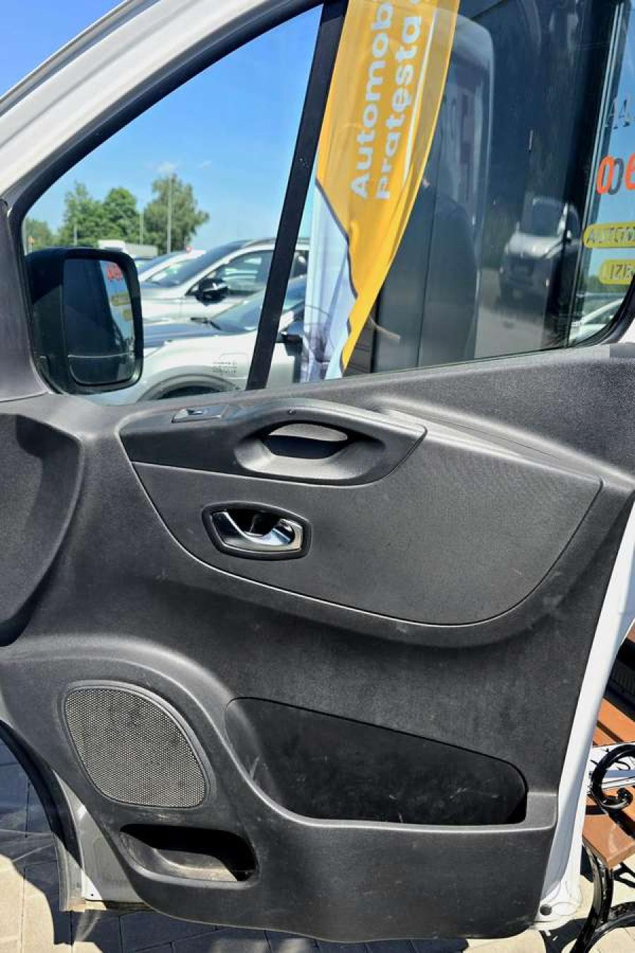 Balts Renault Trafic 2020 Tauragė, ar dzinēja tilpumu 2.00 L un nobraukumu 262 tūkst. km par 9438 €, foto 22 vietnē AUTOMOTO.COM.LV