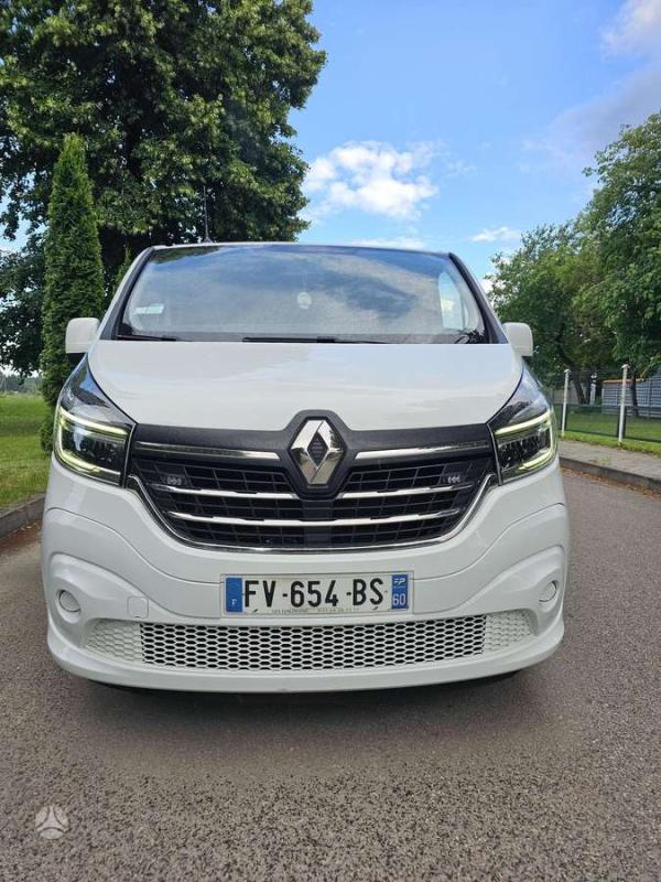 White Renault Trafic 2020 in Taurage, with an engine capacity of 2.00 L and mileage of 157 thousand km for 12500 €, photo 2 on AUTOMOTO.COM.LV