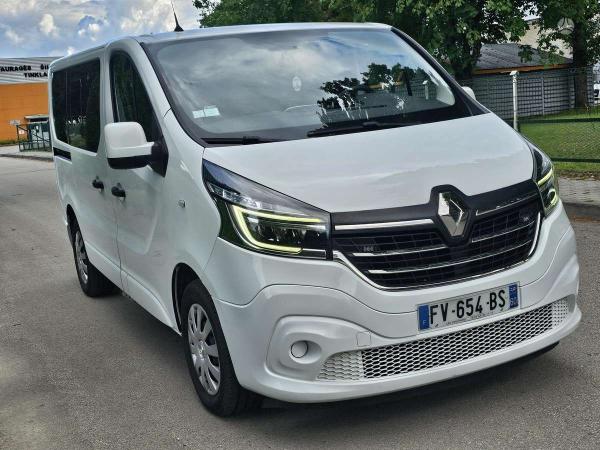 White Renault Trafic 2020 in Taurage, with an engine capacity of 2.00 L and mileage of 157 thousand km for 12500 €, photo 5 on AUTOMOTO.COM.LV