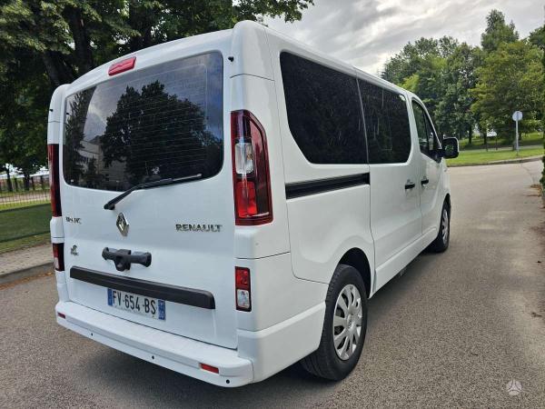 White Renault Trafic 2020 in Taurage, with an engine capacity of 2.00 L and mileage of 157 thousand km for 12500 €, photo 7 on AUTOMOTO.COM.LV