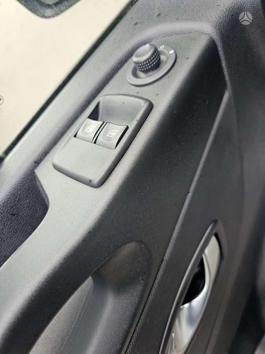 Balts Renault Trafic 2020 Tauragė, ar dzinēja tilpumu 2.00 L un nobraukumu 157 tūkst. km par 12500 €, foto 15 vietnē AUTOMOTO.COM.LV