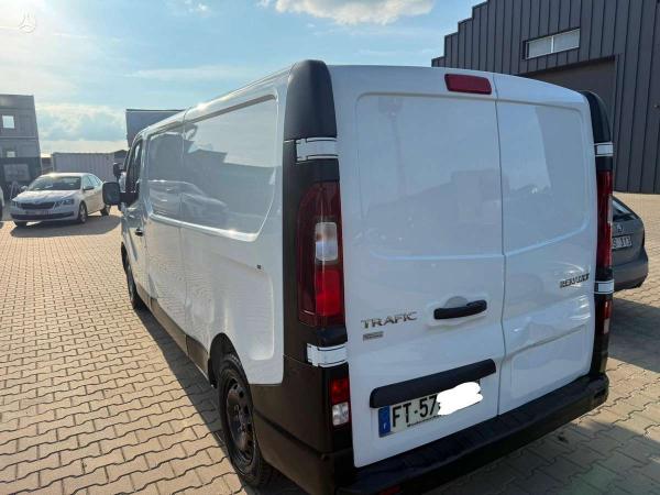 White Renault Trafic 2020 in Kaunas, with an engine capacity of 2.00 L and mileage of 272 thousand km for 5750 €, photo 4 on AUTOMOTO.COM.LV