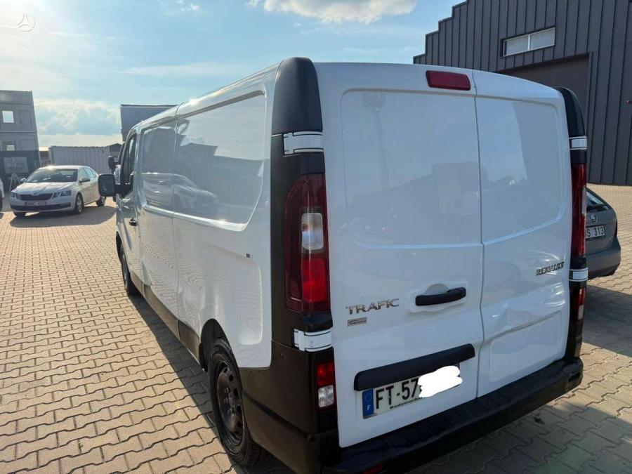 White Renault Trafic 2020 in Kaunas, with an engine capacity of 2.00 L and mileage of 272 thousand km for 5750 €, photo 5 on AUTOMOTO.COM.LV