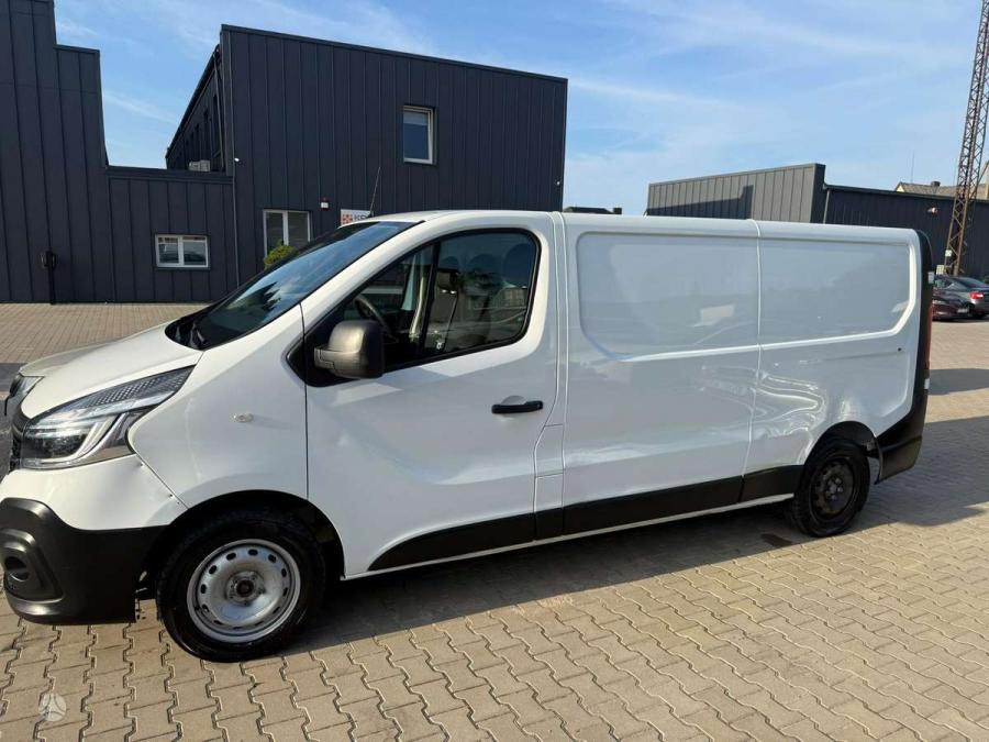 White Renault Trafic 2020 in Kaunas, with an engine capacity of 2.00 L and mileage of 272 thousand km for 5750 €, photo 8 on AUTOMOTO.COM.LV