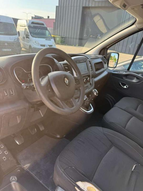 White Renault Trafic 2020 in Kaunas, with an engine capacity of 2.00 L and mileage of 272 thousand km for 5750 €, photo 9 on AUTOMOTO.COM.LV