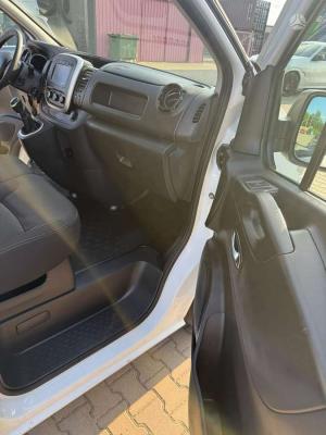 White Renault Trafic 2020 in Kaunas, with an engine capacity of 2.00 L and mileage of 272 thousand km for 5750 €, photo 15 on AUTOMOTO.COM.LV
