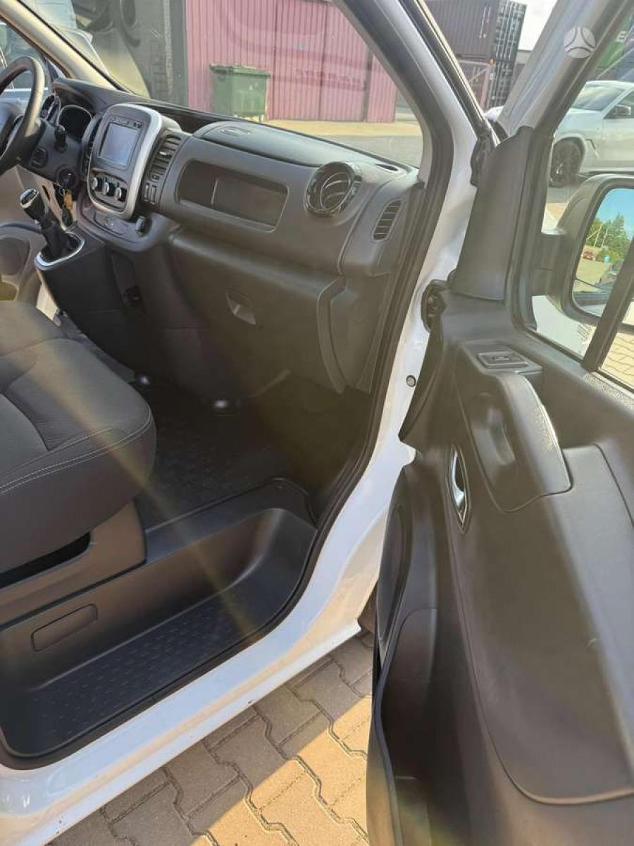White Renault Trafic 2020 in Kaunas, with an engine capacity of 2.00 L and mileage of 272 thousand km for 5750 €, photo 15 on AUTOMOTO.COM.LV