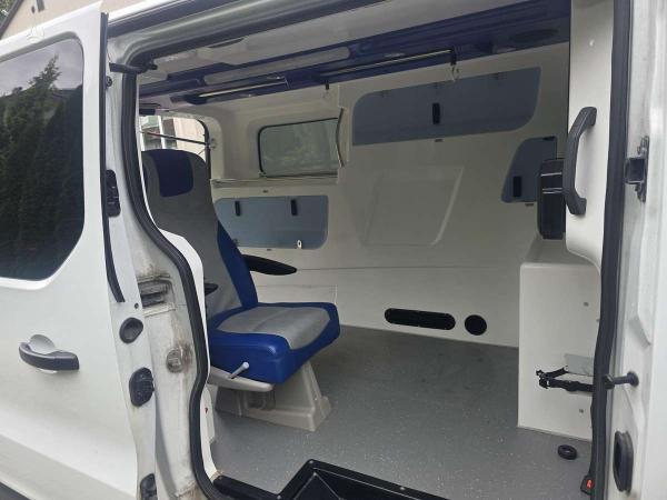 White Renault Trafic 2020 in Taurage, with an engine capacity of 1.60 L and mileage of 250 thousand km for 9200 €, photo 8 on AUTOMOTO.COM.LV