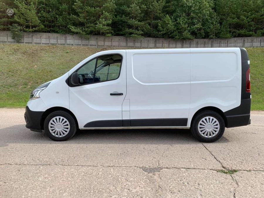 White Renault Trafic 2020 in Vilnius, with an engine capacity of 1.60 L and mileage of 170 thousand km for 8954 €, photo 4 on AUTOMOTO.COM.LV