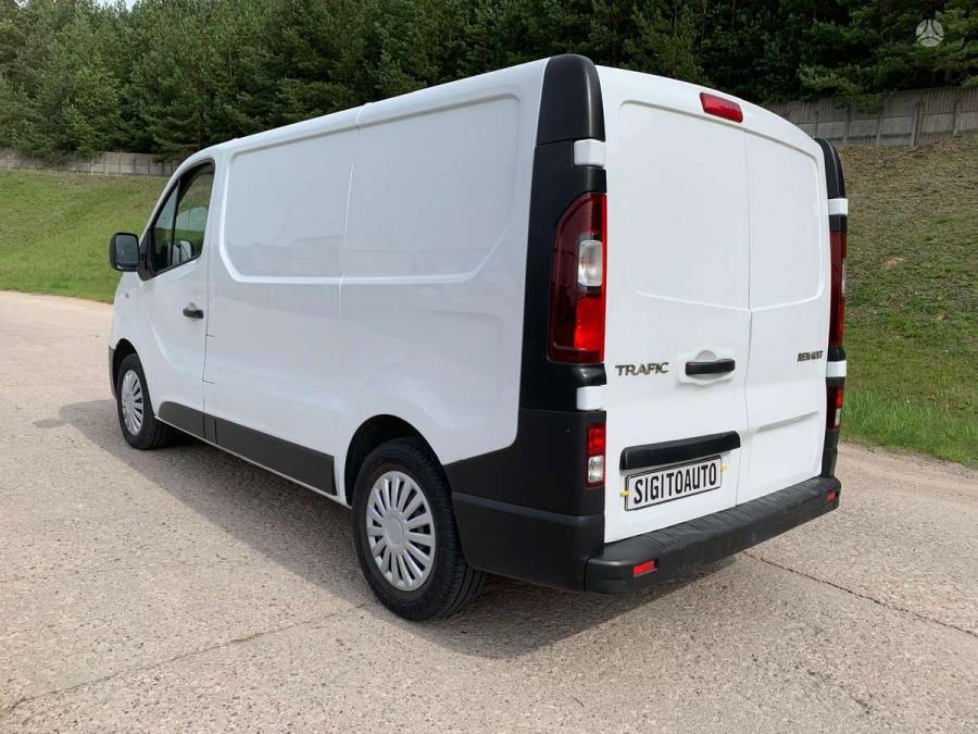 White Renault Trafic 2020 in Vilnius, with an engine capacity of 1.60 L and mileage of 170 thousand km for 8954 €, photo 5 on AUTOMOTO.COM.LV
