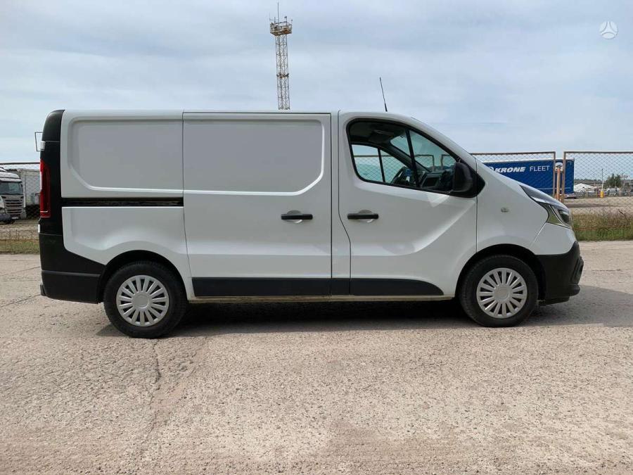 White Renault Trafic 2020 in Vilnius, with an engine capacity of 1.60 L and mileage of 170 thousand km for 8954 €, photo 9 on AUTOMOTO.COM.LV