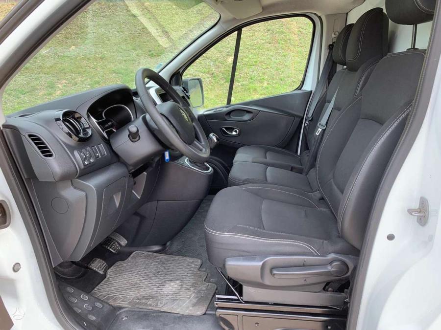 White Renault Trafic 2020 in Vilnius, with an engine capacity of 1.60 L and mileage of 170 thousand km for 8954 €, photo 12 on AUTOMOTO.COM.LV
