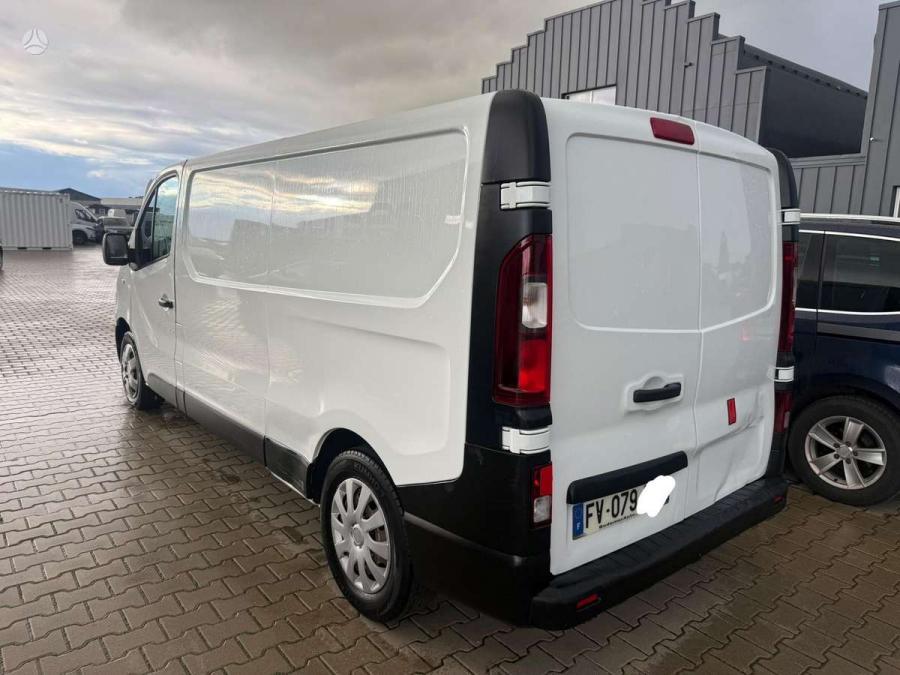 White Renault Trafic 2020 in Kaunas, with an engine capacity of 2.00 L and mileage of 249 thousand km for 5200 €, photo 4 on AUTOMOTO.COM.LV