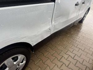 White Renault Trafic 2020 in Kaunas, with an engine capacity of 2.00 L and mileage of 249 thousand km for 5200 €, photo 9 on AUTOMOTO.COM.LV
