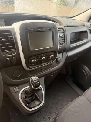 White Renault Trafic 2020 in Kaunas, with an engine capacity of 2.00 L and mileage of 249 thousand km for 5200 €, photo 12 on AUTOMOTO.COM.LV