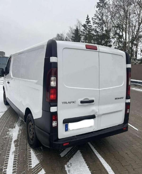 White Renault Trafic 2021 in Kaunas, with an engine capacity of 2.00 L and mileage of 220 thousand km for 6450 €, photo 5 on AUTOMOTO.COM.LV