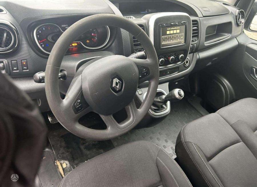 Balts Renault Trafic 2021 Kauņa, ar dzinēja tilpumu 2.00 L un nobraukumu 220 tūkst. km par 6450 €, foto 6 vietnē AUTOMOTO.COM.LV