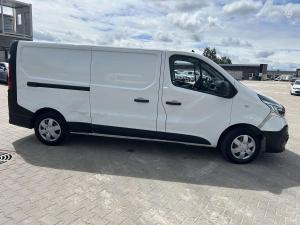 Balts Renault Trafic 2021 Kauņa, ar dzinēja tilpumu 2.00 L un nobraukumu 210 tūkst. km par 5950 €, foto 5 vietnē AUTOMOTO.COM.LV