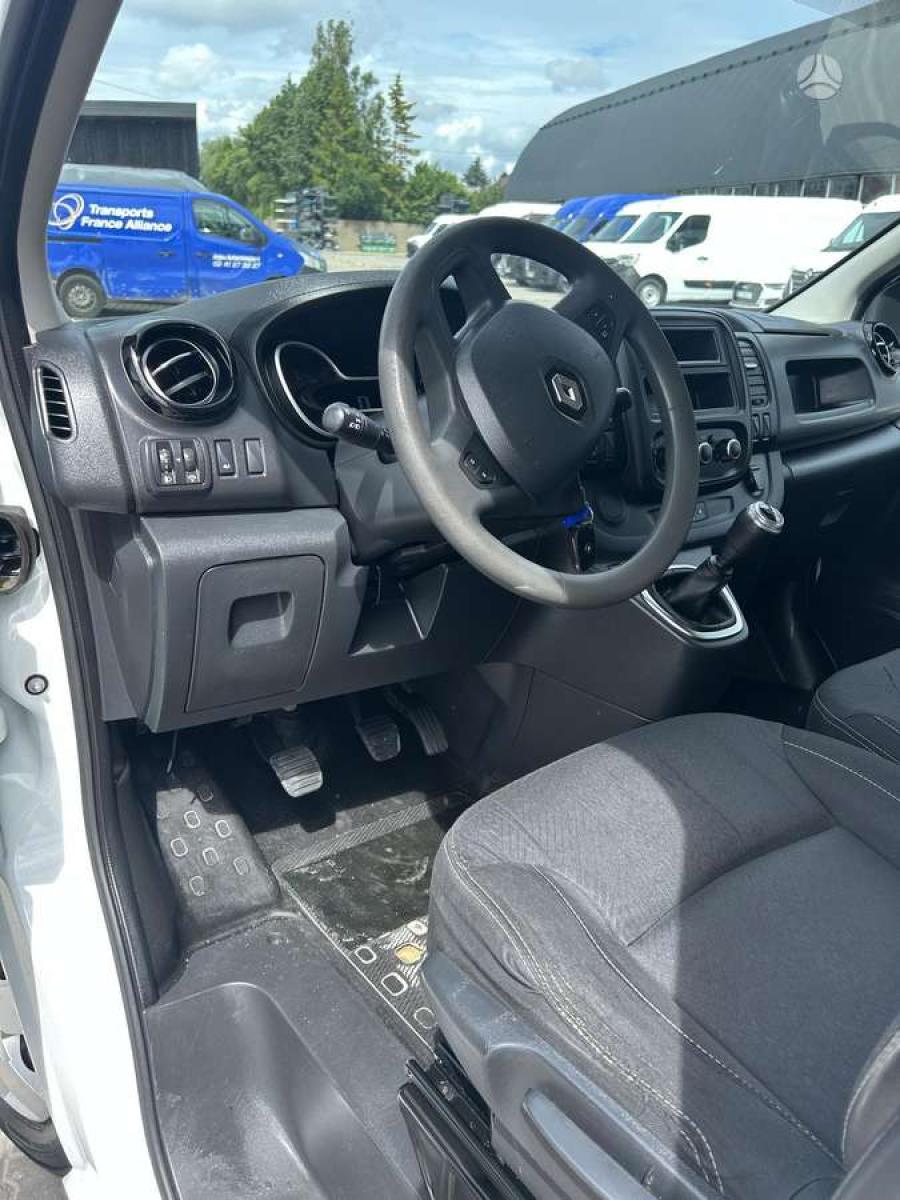 Balts Renault Trafic 2021 Kauņa, ar dzinēja tilpumu 2.00 L un nobraukumu 210 tūkst. km par 5950 €, foto 8 vietnē AUTOMOTO.COM.LV