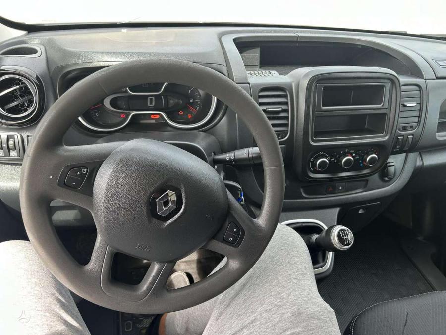 Balts Renault Trafic 2021 Kauņa, ar dzinēja tilpumu 2.00 L un nobraukumu 210 tūkst. km par 5950 €, foto 10 vietnē AUTOMOTO.COM.LV