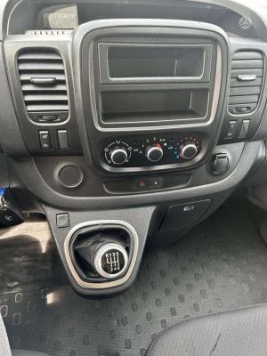 Balts Renault Trafic 2021 Kauņa, ar dzinēja tilpumu 2.00 L un nobraukumu 210 tūkst. km par 5950 €, foto 12 vietnē AUTOMOTO.COM.LV