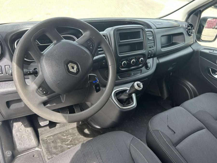 Balts Renault Trafic 2021 Kauņa, ar dzinēja tilpumu 2.00 L un nobraukumu 210 tūkst. km par 5950 €, foto 13 vietnē AUTOMOTO.COM.LV