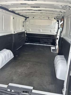 Balts Renault Trafic 2021 Kauņa, ar dzinēja tilpumu 2.00 L un nobraukumu 210 tūkst. km par 5950 €, foto 14 vietnē AUTOMOTO.COM.LV