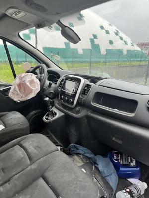 White Renault Trafic 2021 in Kaunas, with an engine capacity of 2.00 L and mileage of 300 thousand km for 5750 €, photo 5 on AUTOMOTO.COM.LV