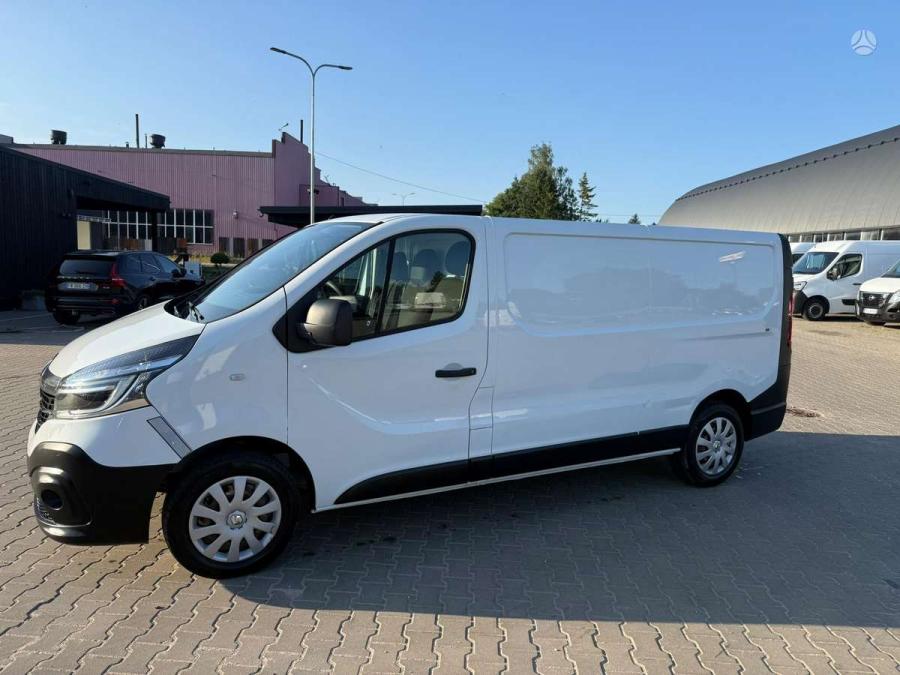 White Renault Trafic 2021 in Kaunas, with an engine capacity of 2.00 L and mileage of 246 thousand km for 5700 €, photo 1 on AUTOMOTO.COM.LV