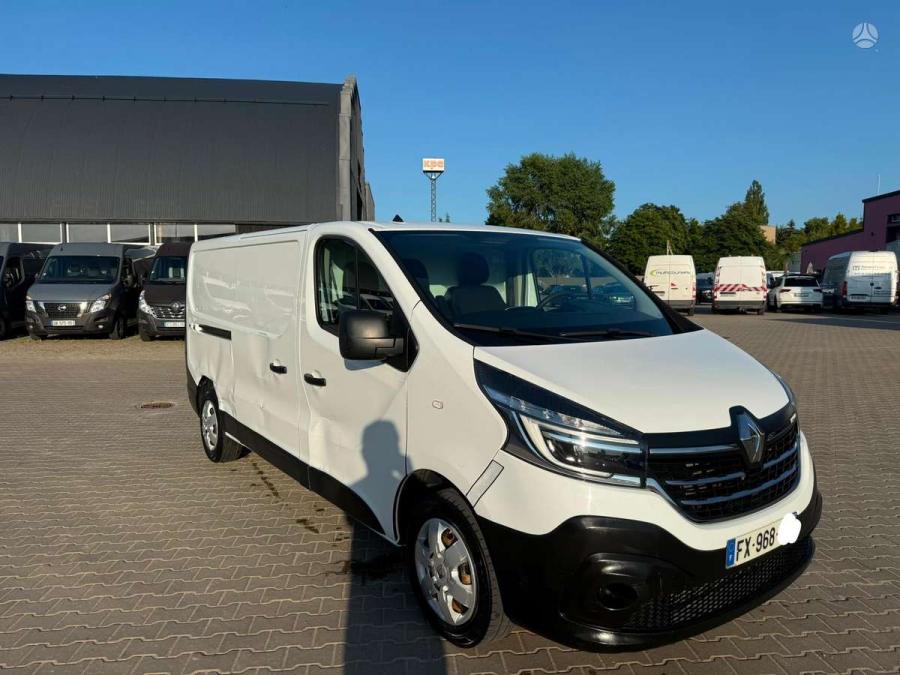 White Renault Trafic 2021 in Kaunas, with an engine capacity of 2.00 L and mileage of 246 thousand km for 5700 €, photo 3 on AUTOMOTO.COM.LV