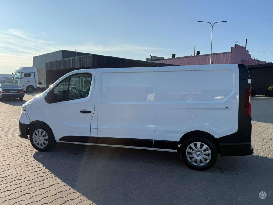 White Renault Trafic 2021 in Kaunas, with an engine capacity of 2.00 L and mileage of 246 thousand km for 5700 €, photo 4 on AUTOMOTO.COM.LV