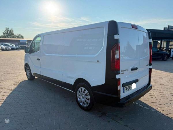 Balts Renault Trafic 2021 Kauņa, ar dzinēja tilpumu 2.00 L un nobraukumu 246 tūkst. km par 5700 €, foto 8 vietnē AUTOMOTO.COM.LV