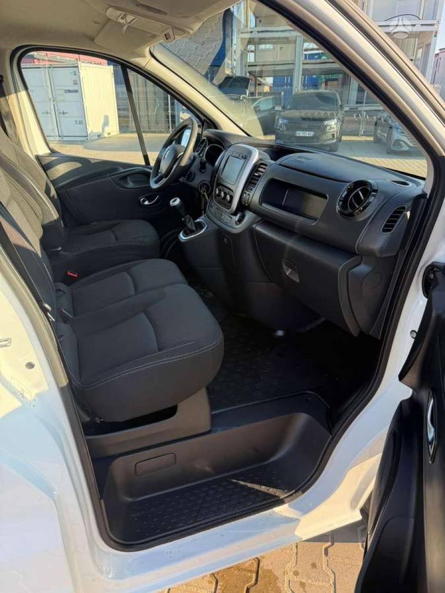 White Renault Trafic 2021 in Kaunas, with an engine capacity of 2.00 L and mileage of 246 thousand km for 5700 €, photo 15 on AUTOMOTO.COM.LV