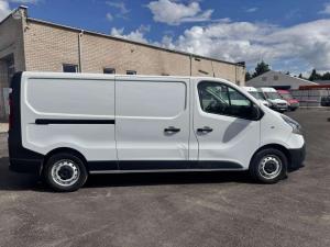 White Renault Trafic 2021 in Radviliskis, with an engine capacity of 2.00 L and mileage of 184 thousand km for 10829 €, photo 5 on AUTOMOTO.COM.LV