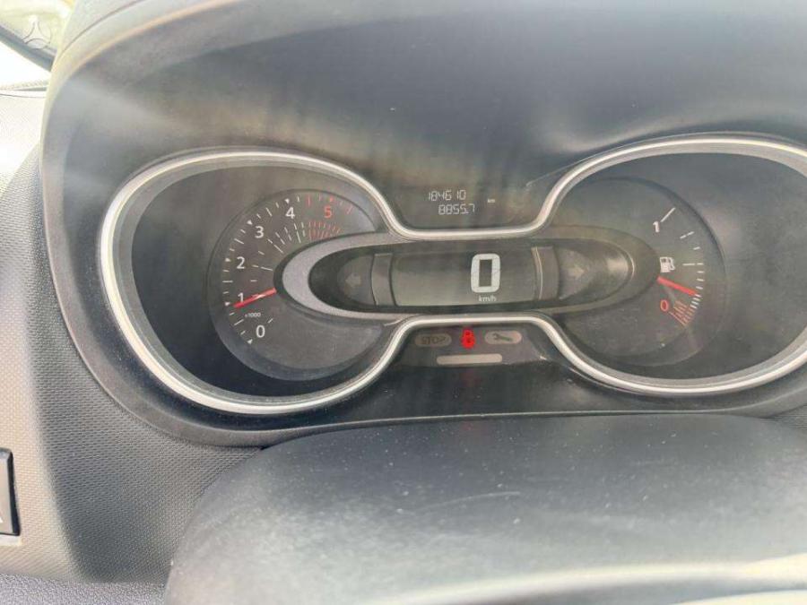 White Renault Trafic 2021 in Radviliskis, with an engine capacity of 2.00 L and mileage of 184 thousand km for 10829 €, photo 13 on AUTOMOTO.COM.LV