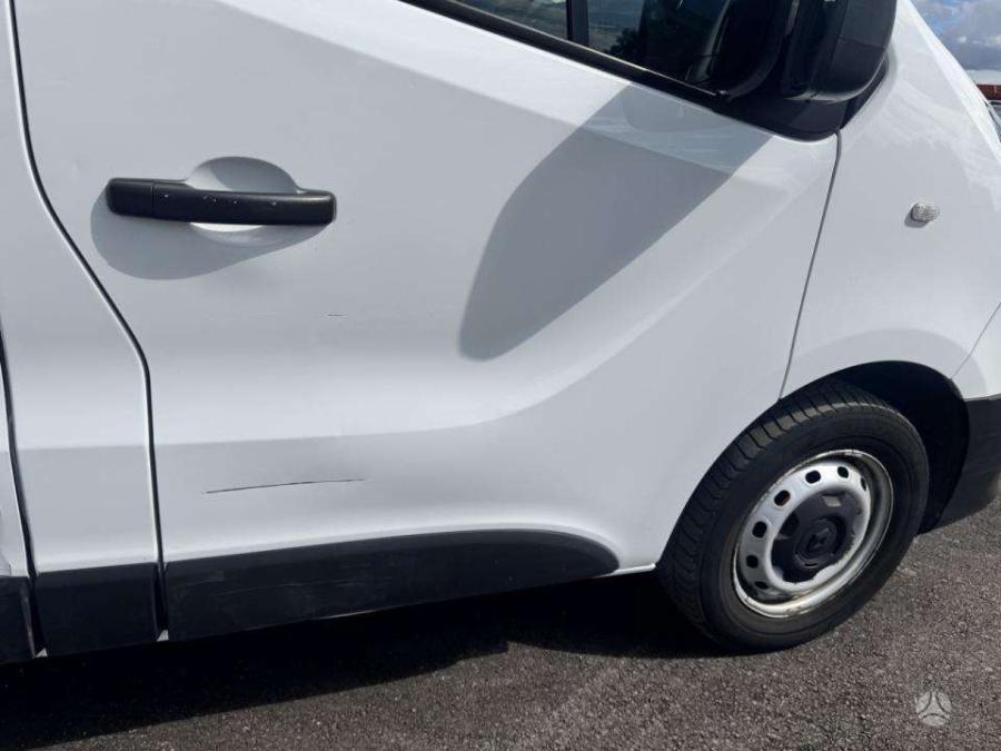 White Renault Trafic 2021 in Radviliskis, with an engine capacity of 2.00 L and mileage of 184 thousand km for 10829 €, photo 25 on AUTOMOTO.COM.LV