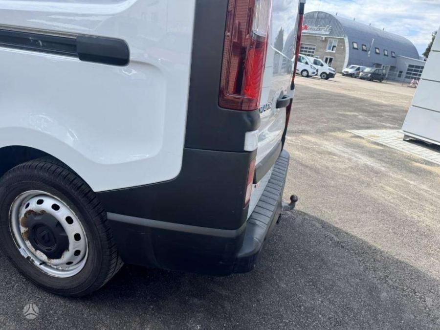 White Renault Trafic 2021 in Radviliskis, with an engine capacity of 2.00 L and mileage of 184 thousand km for 10829 €, photo 30 on AUTOMOTO.COM.LV