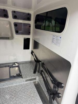 White Renault Trafic 2021 in Silute, with an engine capacity of 2.00 L and mileage of 243 thousand km for 8990 €, photo 8 on AUTOMOTO.COM.LV
