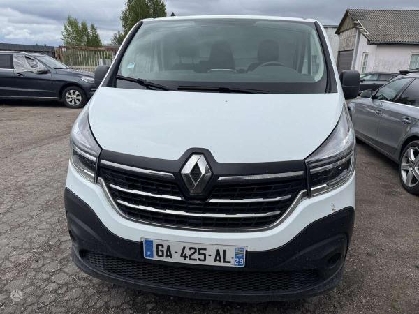White Renault Trafic 2021 in Taurage, with an engine capacity of 2.00 L and mileage of 39 thousand km for 12900 €, photo 3 on AUTOMOTO.COM.LV