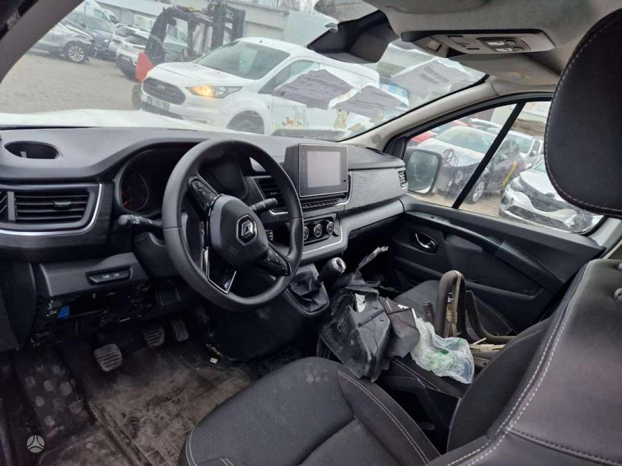 Balts Renault Trafic 2022 Kauņa, ar dzinēja tilpumu 2.00 L un nobraukumu 65 tūkst. km par 6700 €, foto 3 vietnē AUTOMOTO.COM.LV