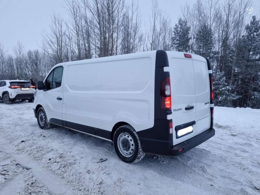 Balts Renault Trafic 2022 Šauļi, ar dzinēja tilpumu 2.00 L un nobraukumu 388 tūkst. km par 14800 €, foto 5 vietnē AUTOMOTO.COM.LV