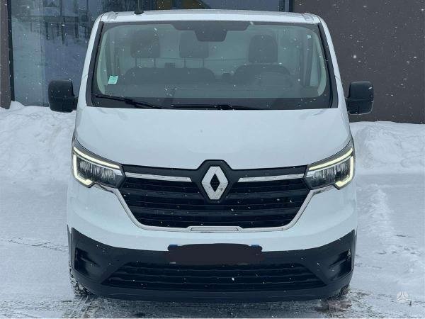 White Renault Trafic 2022 in Taurage, with an engine capacity of 2.00 L and mileage of 52 thousand km for 11800 €, photo 3 on AUTOMOTO.COM.LV