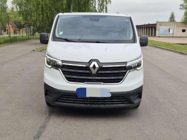 White Renault Trafic 2022 in Taurage, with an engine capacity of 2.00 L and mileage of 165 thousand km for 11800 €, photo 3 on AUTOMOTO.COM.LV