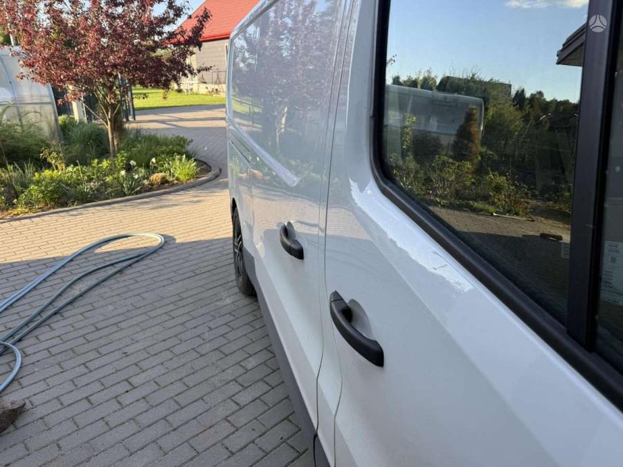 Balts Renault Trafic 2022 Viļņa, ar dzinēja tilpumu 2.00 L un nobraukumu 158 tūkst. km par 15600 €, foto 5 vietnē AUTOMOTO.COM.LV