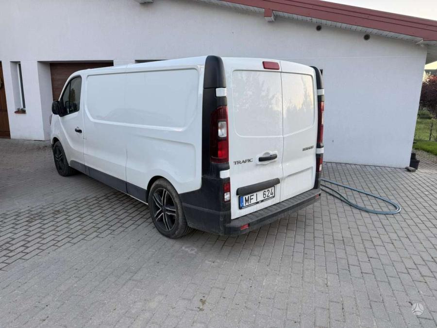 Balts Renault Trafic 2022 Viļņa, ar dzinēja tilpumu 2.00 L un nobraukumu 158 tūkst. km par 15600 €, foto 14 vietnē AUTOMOTO.COM.LV