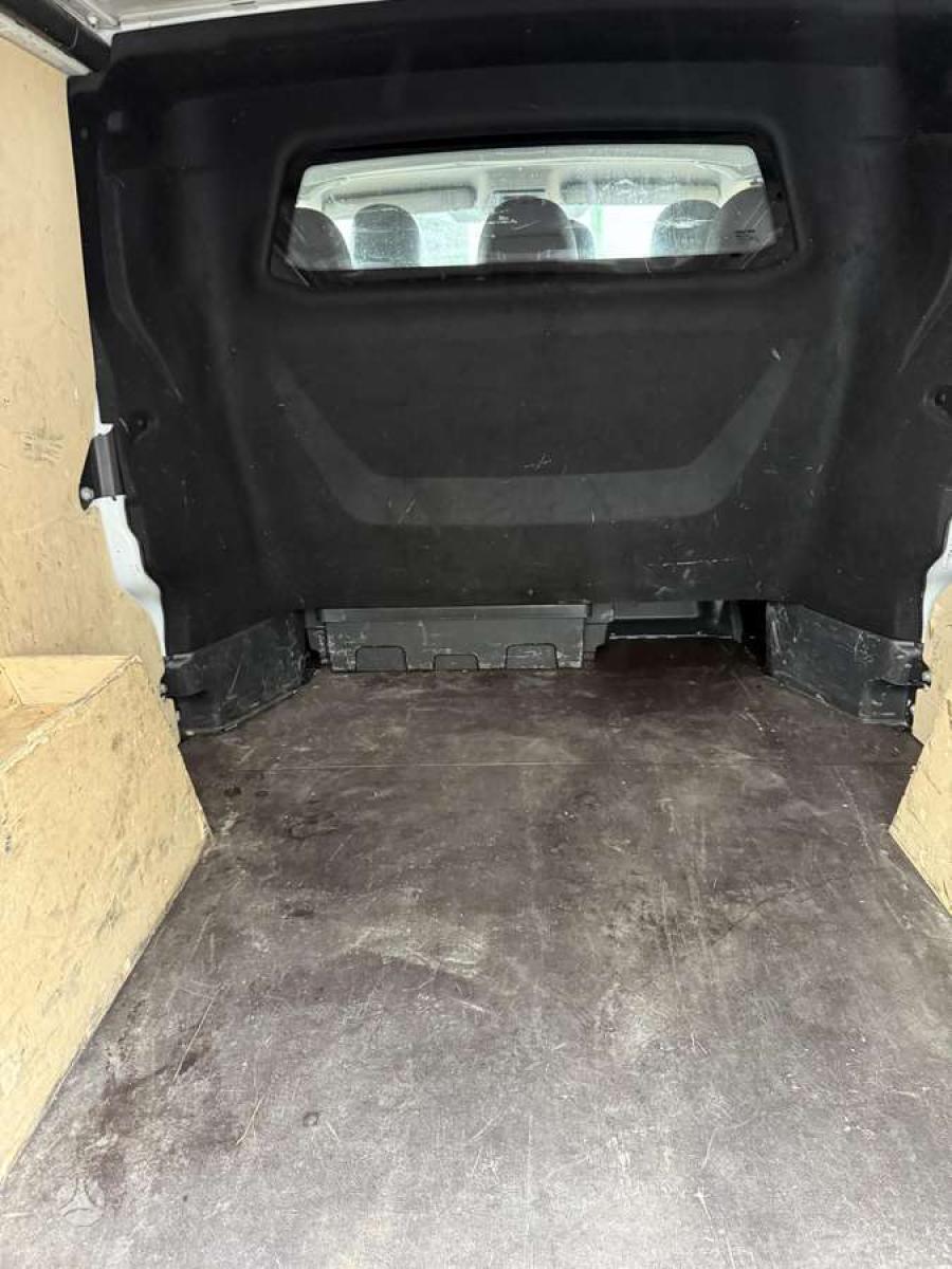 Balts Renault Trafic 2023 Rīga, ar dzinēja tilpumu 2.00 L un nobraukumu 175 tūkst. km par 15950 €, foto 9 vietnē AUTOMOTO.COM.LV
