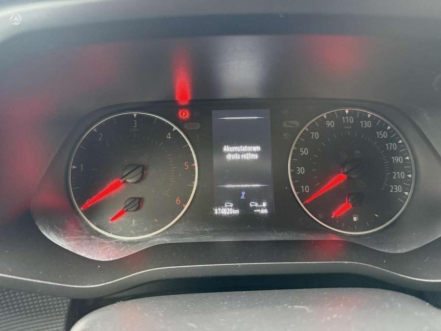 Balts Renault Trafic 2023 Rīga, ar dzinēja tilpumu 2.00 L un nobraukumu 175 tūkst. km par 15950 €, foto 12 vietnē AUTOMOTO.COM.LV