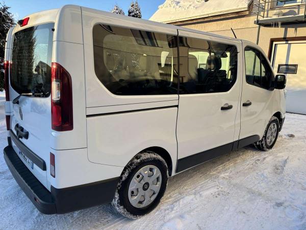 White Renault Trafic 2024 in Kaunas, with an engine capacity of 2.00 L and mileage of 34 thousand km for 29900 €, photo 6 on AUTOMOTO.COM.LV