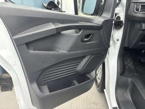 Balts Renault Trafic 2024 Kauņa, ar dzinēja tilpumu 2.00 L un nobraukumu 34 tūkst. km par 29900 €, foto 16 vietnē AUTOMOTO.COM.LV